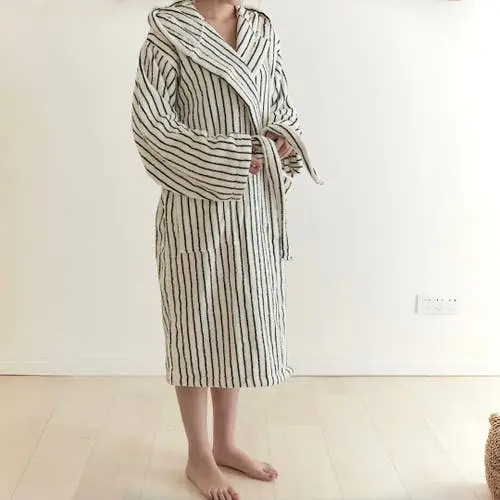 INSPECIAL HOME Scandi Retro Cotton Hooded Bathrobe