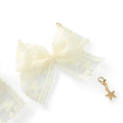 PACKED PARTY Lace Bow And Gold Charm Shoe Charm Set