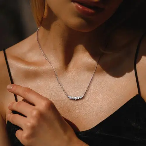 JULIANNA B. 1 Ct. T.w. Lab Grown Diamond Curved Bar Necklace