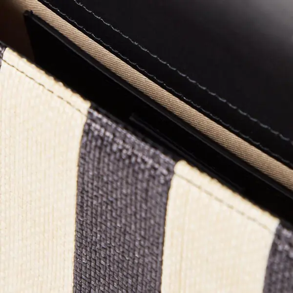 Jacquemus Simple And Elegant Leather Bag