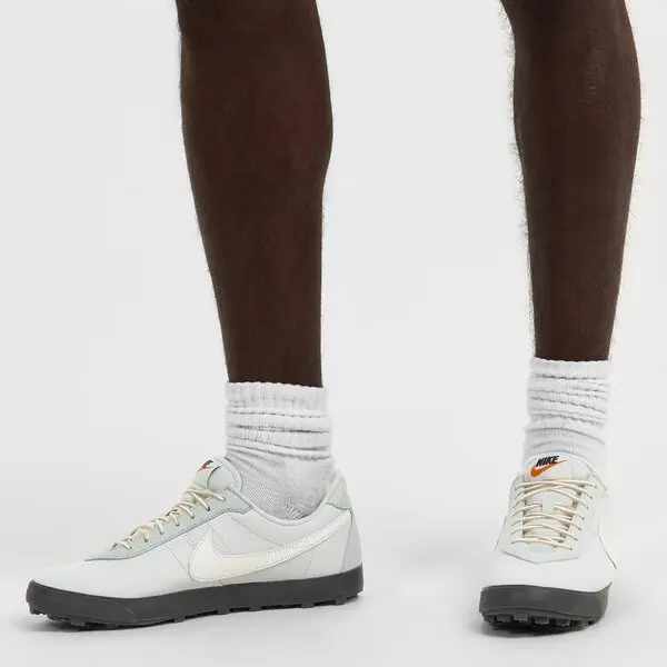 Nike Low-top Sneakers With Textured Outsole - White