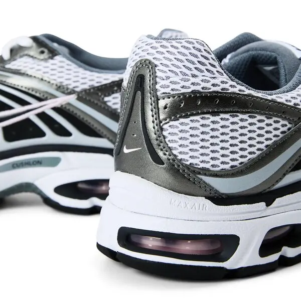 Nike Simple Running Shoes