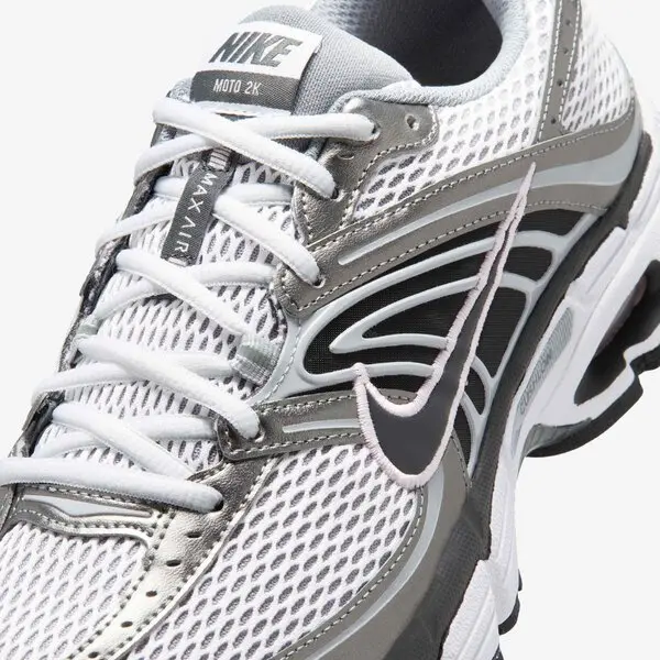 Nike Simple Running Shoes