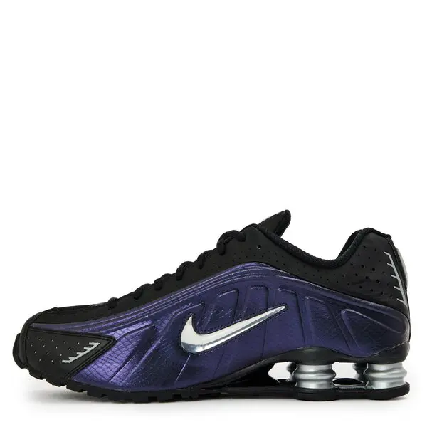 Nike Shox R4 Jewel Low Top Sneakers - Black
