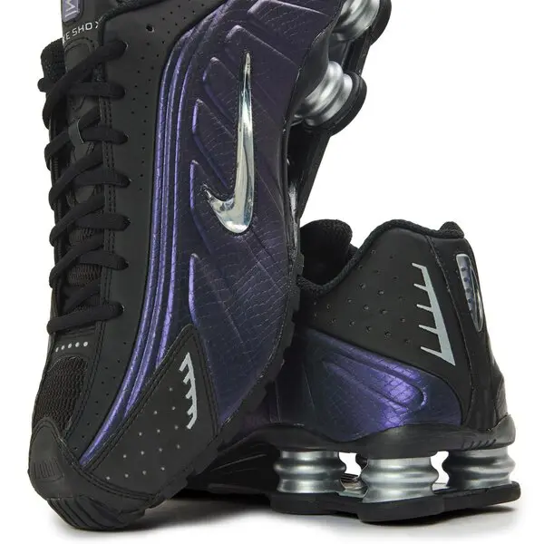 Nike Shox R4 Jewel Low Top Sneakers - Black