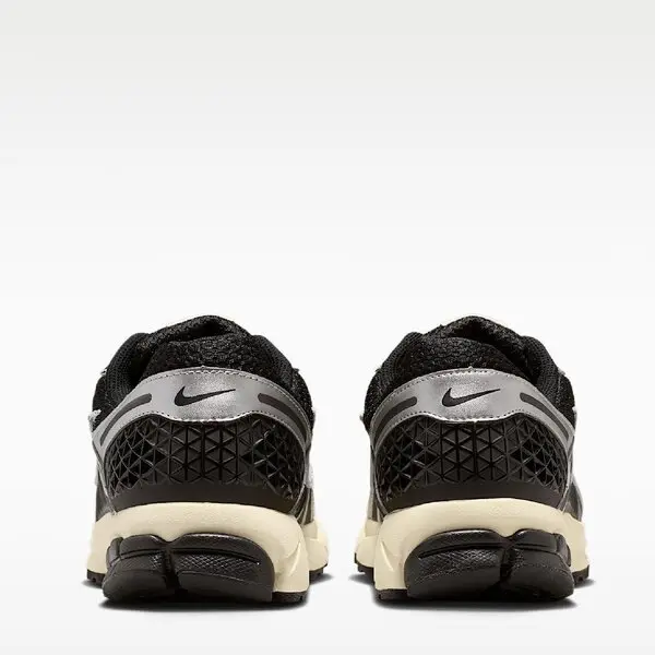 Nike Vomero 5 Sneakers - Black