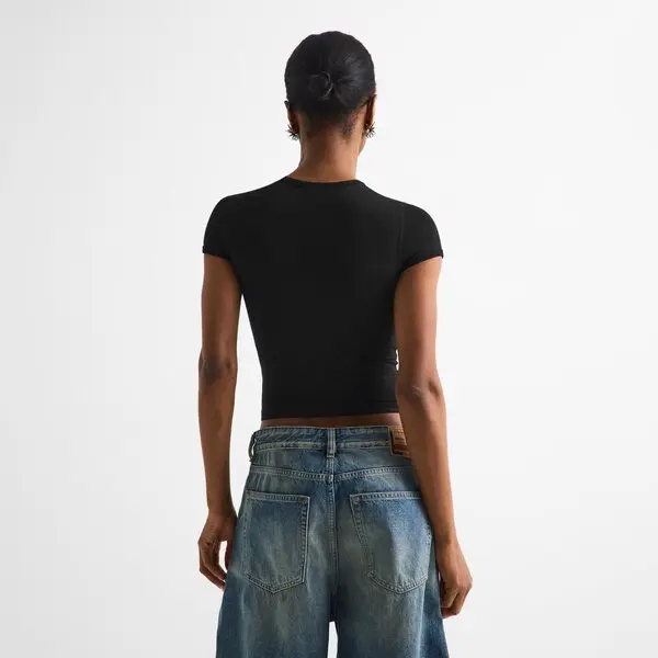 DIESEL® Cropped Fitted Mini T-shirt With Heart Graphic - Black