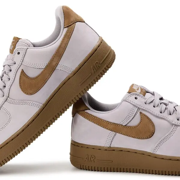 Nike Force 1 Retro Low Top Sneakers