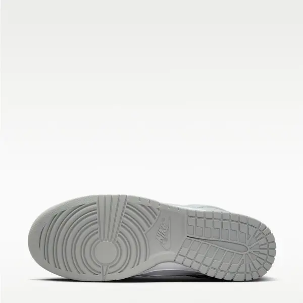 Nike Dunk Low Trainers - Gray