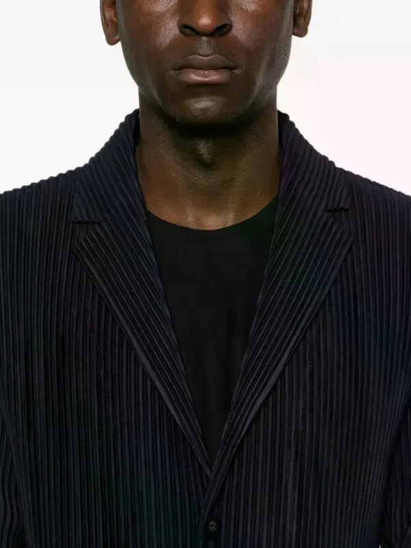 Issey Miyake Pleated Notch-lapel Blazer