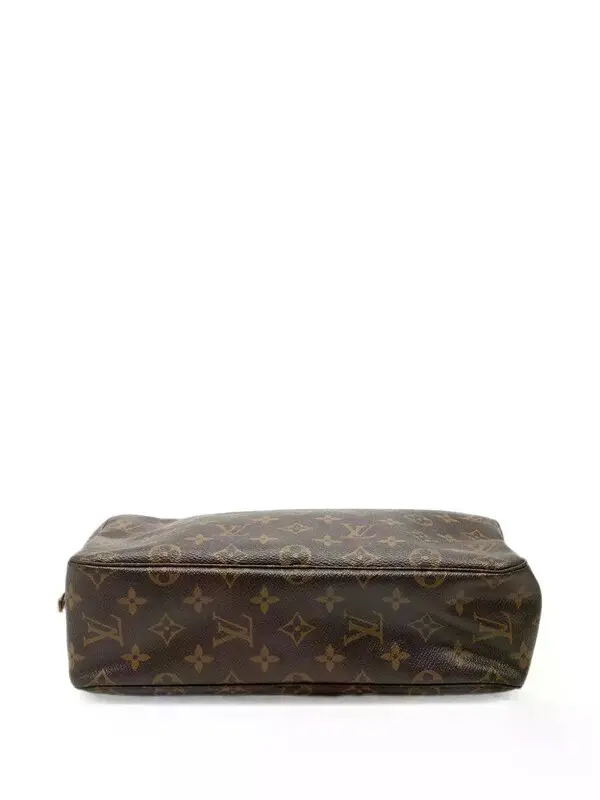 LOUIS VUITTON Monogram Canvas Trousse Toilette 28 Clutch