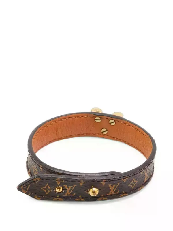 LOUIS VUITTON Essential V Monogram Bracelet