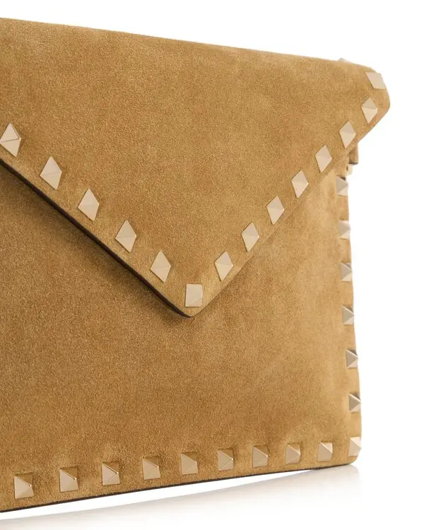 Valentino Garavani Rockstud Medium Suede Flat Pouch - Beige