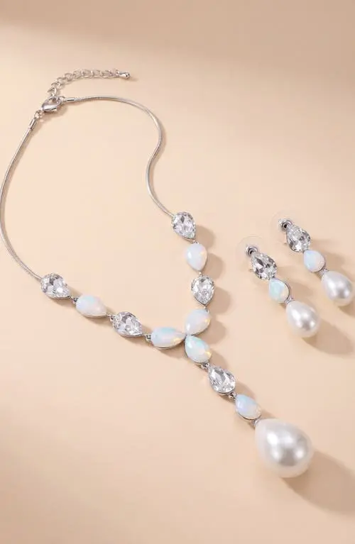 MODENAIRE Pearl Drop Necklace And Earrings Set