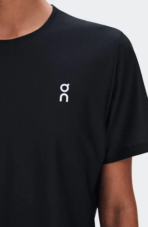 On Court-t Swing Performance T-shirt - Black/cassis