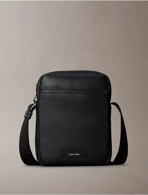Calvin Klein Pebble Reporter Bag
