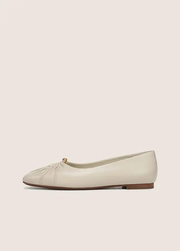 Vince Dany Leather Flat With Jewelry-inspired Ring - Moonlight