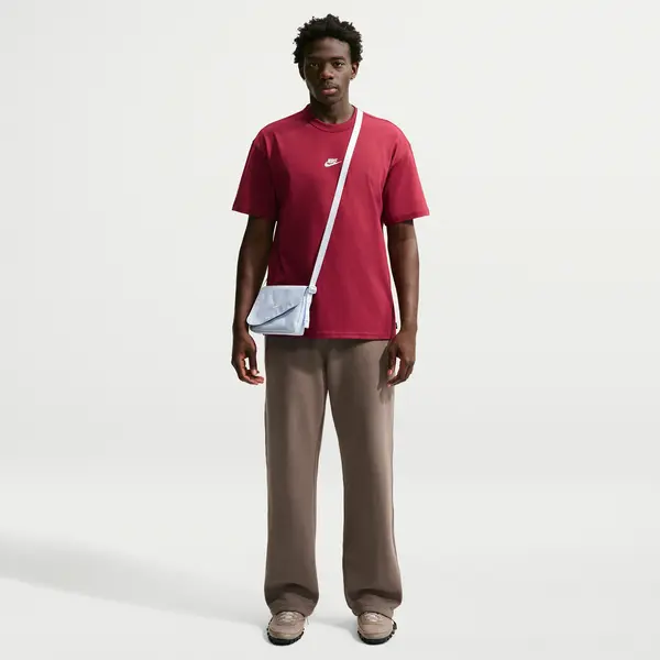 Nike Sportswear Premium Essentials T-shirt