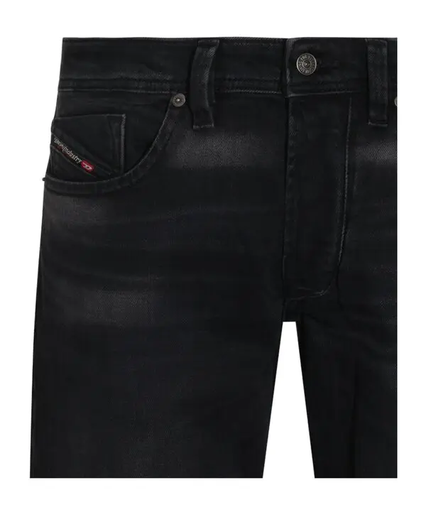 DIESEL® Logo Patch Straight-leg Jeans