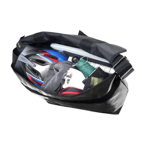 MANHATTAN PORTAGE Vinyl Vintage Messenger Bag - Black