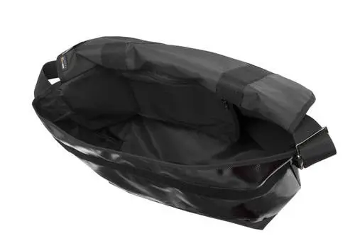 MANHATTAN PORTAGE Vinyl Vintage Messenger Bag - Black