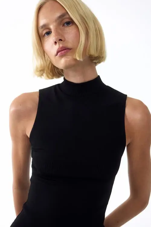 H&M Viscose Ribbed Mock Turtleneck Sleeveless Top