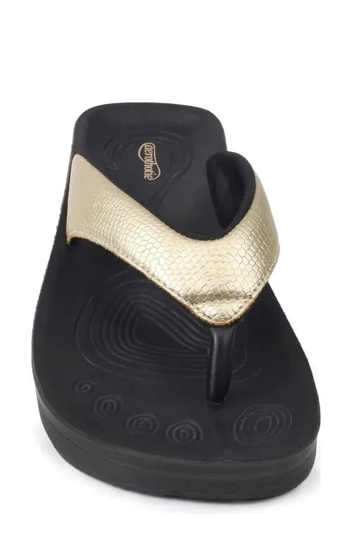 AEROTHOTIC Meira Croc-embossed Platform Flip-flop - Gold