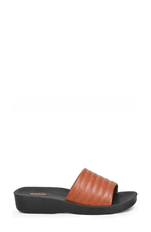 AEROTHOTIC Maeve Quilted Slide Sandal - Tan