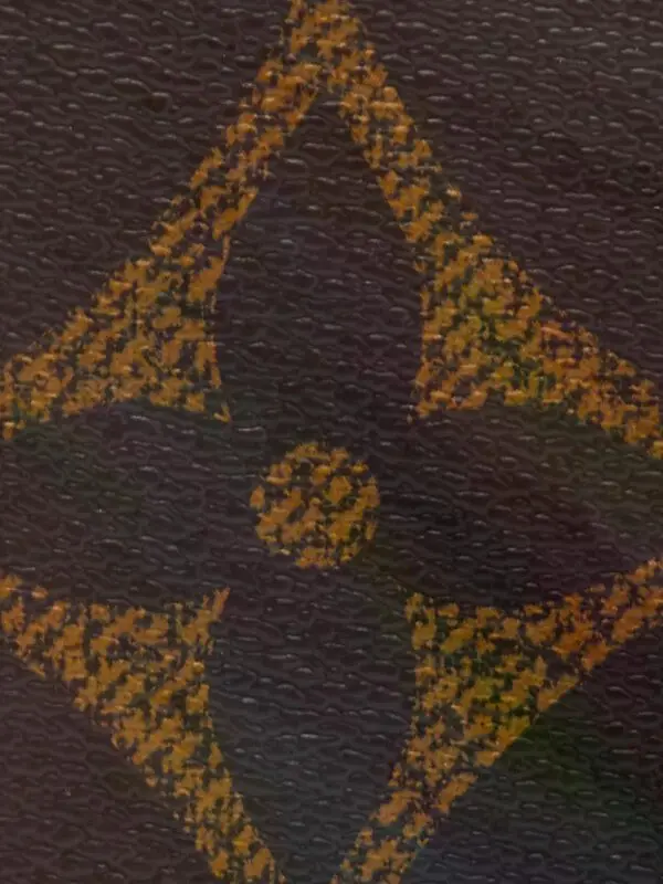 LOUIS VUITTON Reverse Monogram Giant Iphone 18pro Case