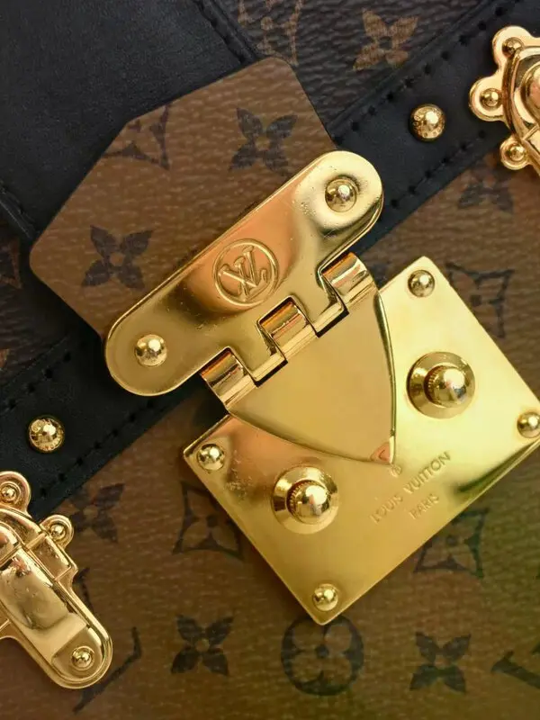 LOUIS VUITTON 2021-2026 Monogram Reverse Trunk Clutch Crossbody Bag