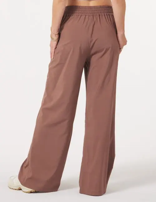 GLYDER Sydney Wide-leg Stretch Woven Pants - Mocha