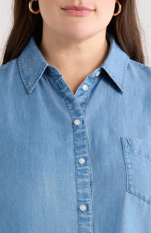 Caslon Long Sleeve Chambray Shirt With Point Collar And Chest Pocket