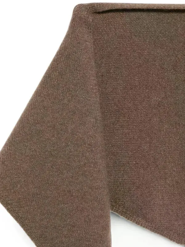 BEYOU Fine-knit Triangular Scarf
