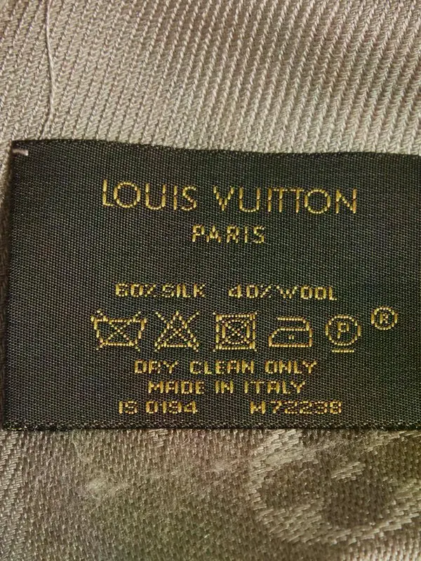 LOUIS VUITTON Classic Monogram Shawl