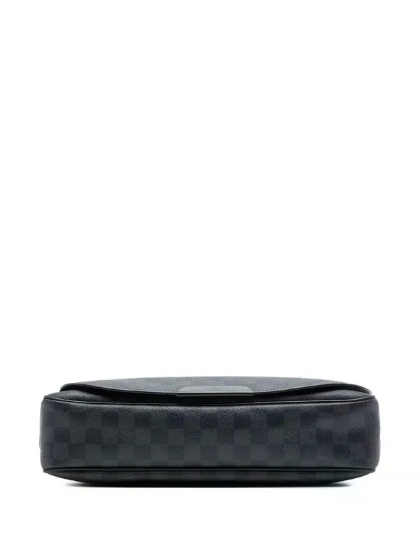 LOUIS VUITTON Damier Graphite Daniel Mm Crossbody Bag - Black