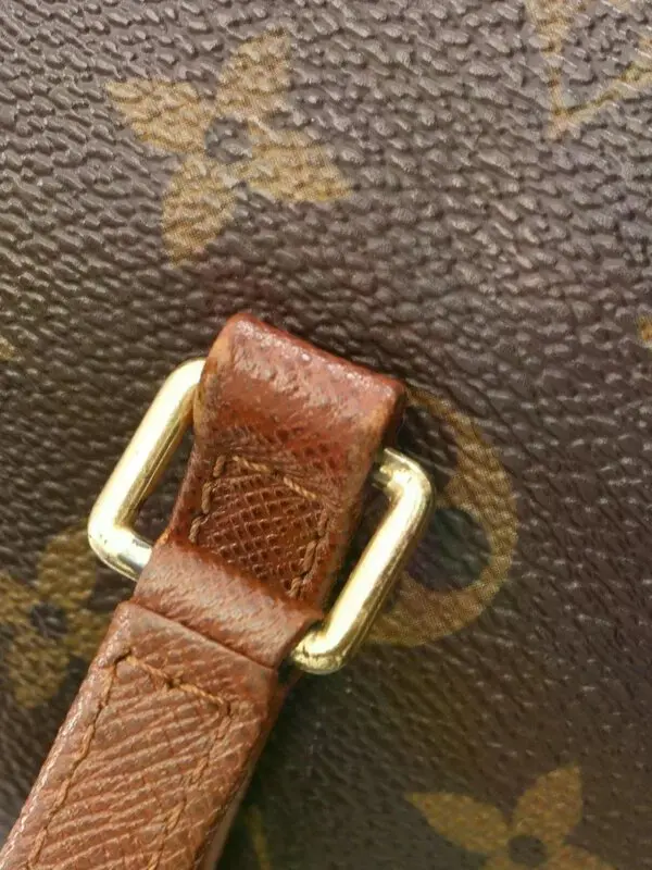 LOUIS VUITTON 26 Papillon Monogram Handbag