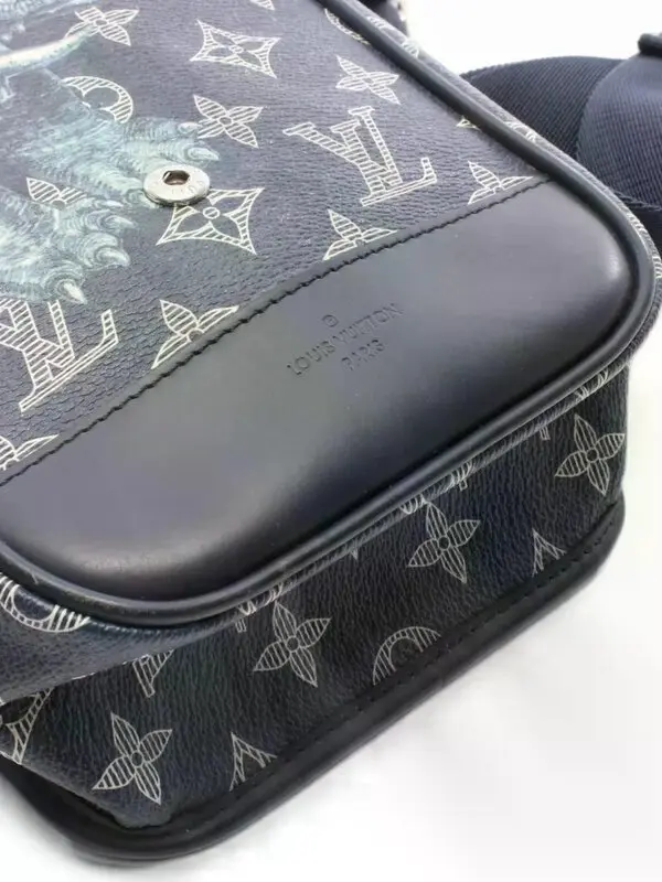 LOUIS VUITTON 2016 Bb Monogram-pattern Messenger Bag