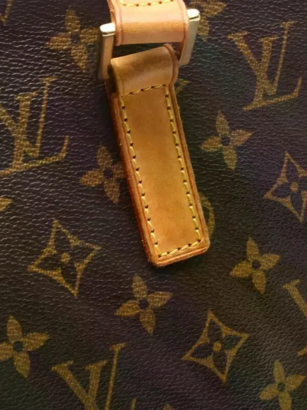 LOUIS VUITTON 2002 Gm Vivian Monogram-pattern Tote Bag