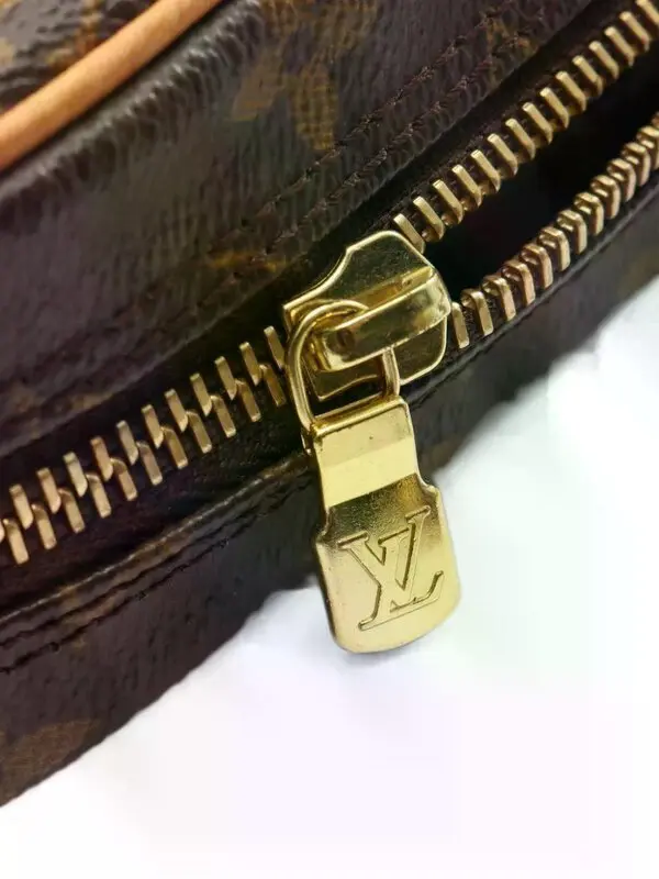LOUIS VUITTON Monogram Canvas Crossbody Bag