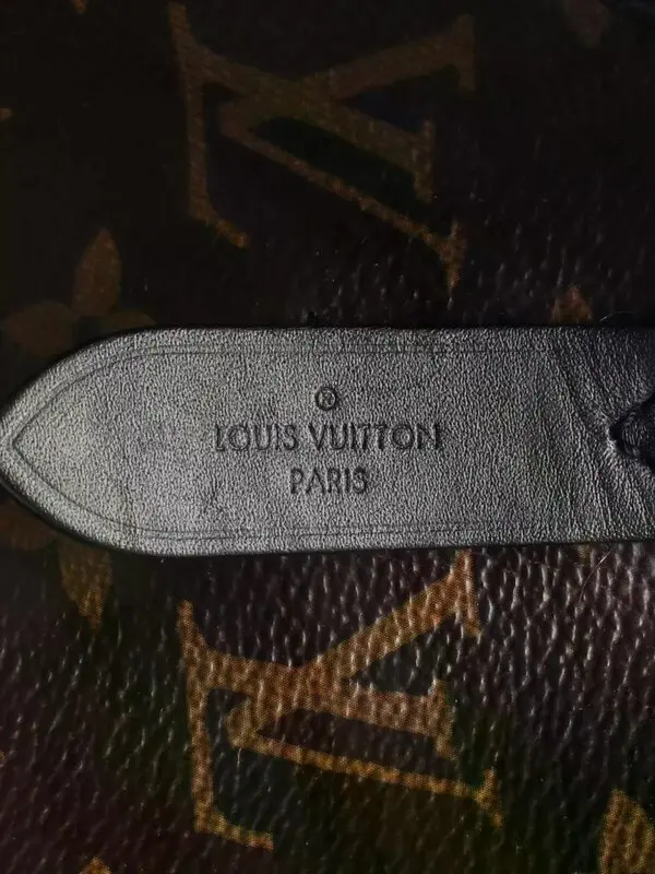 LOUIS VUITTON 2021 Néonoé Monogram Bucket Bag