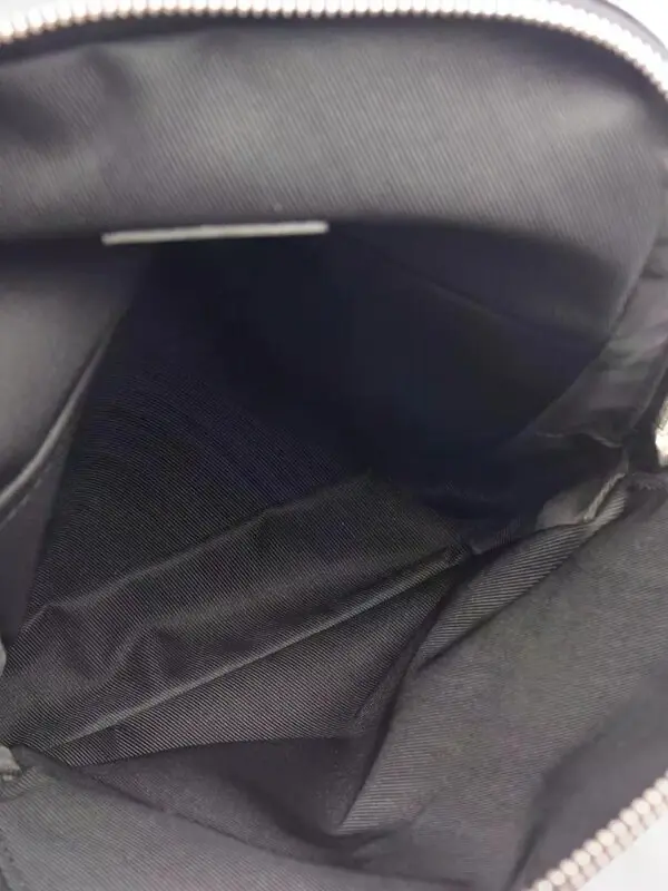 LOUIS VUITTON 2020 Avenue Messenger Bag