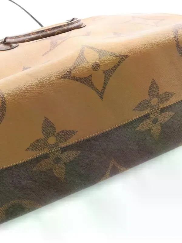 LOUIS VUITTON Onthego Gm Monogram Shoulder Bag - Brown