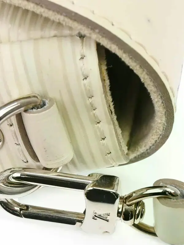 LOUIS VUITTON Pochette Montaigne Tote Bag