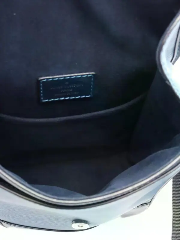 LOUIS VUITTON Epi Leather Messenger Bag