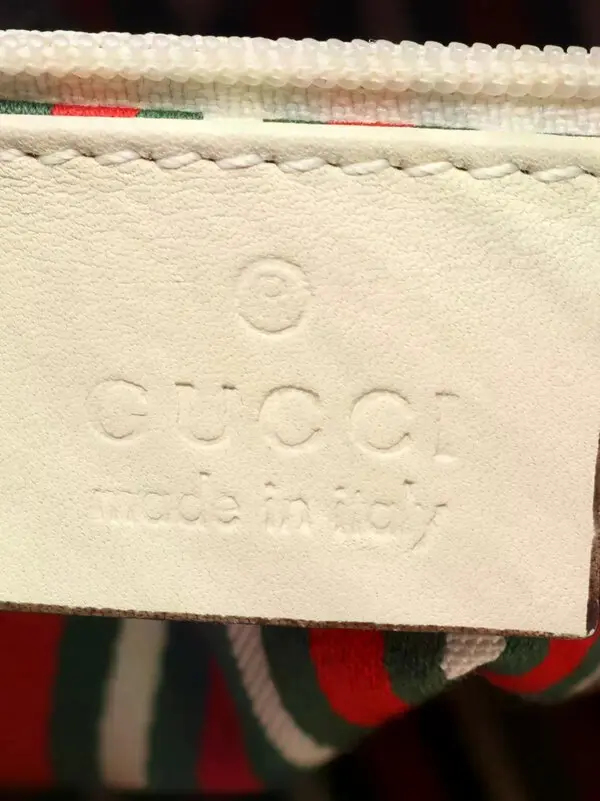 Gucci Gg Supreme Shoulder Bag - Neutrals