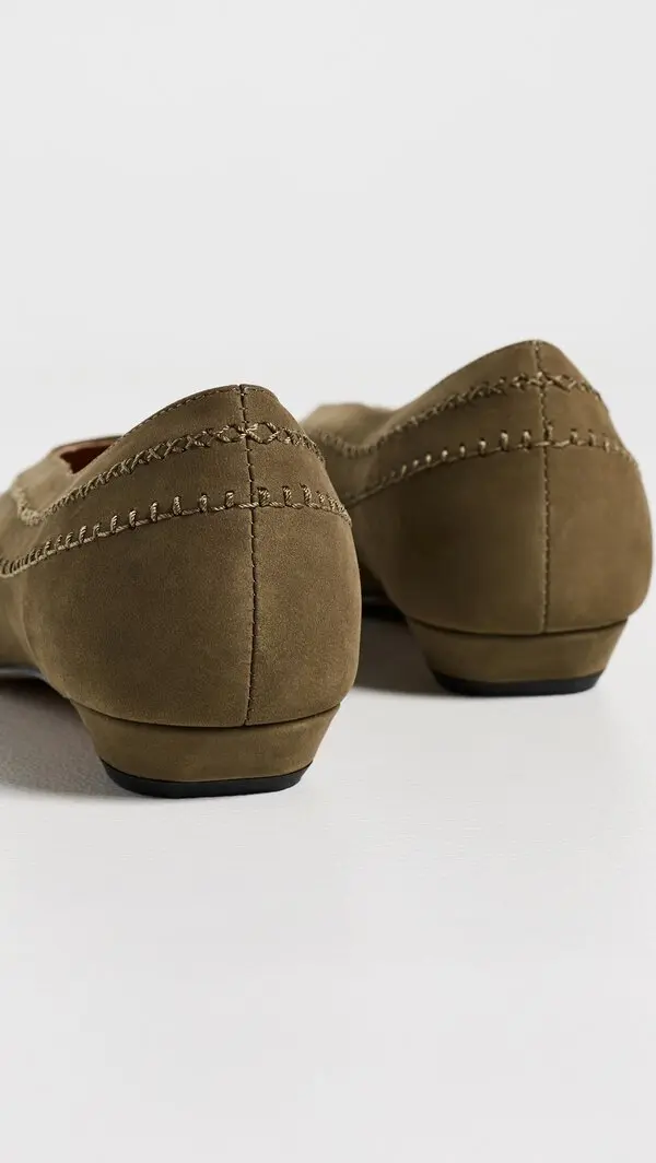 Intentionally Blank Lofty Flats