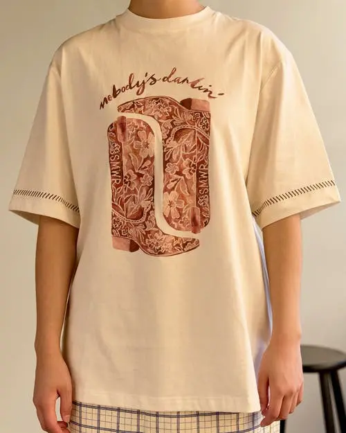 SMWR. BY THE SOMEWHERE CO Nobody's Darlin" Oversized Cotton Tee