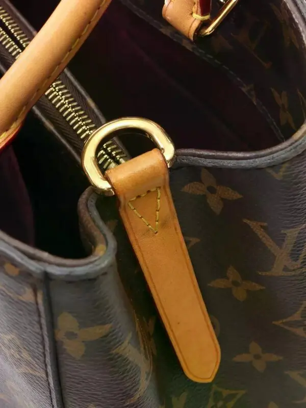 LOUIS VUITTON Monogram Montaigne Tote Bag