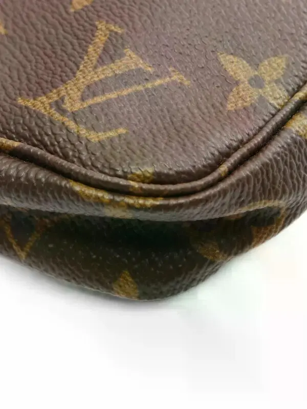 LOUIS VUITTON 2000 Monogram Pochette Accessoires Shoulder Bag