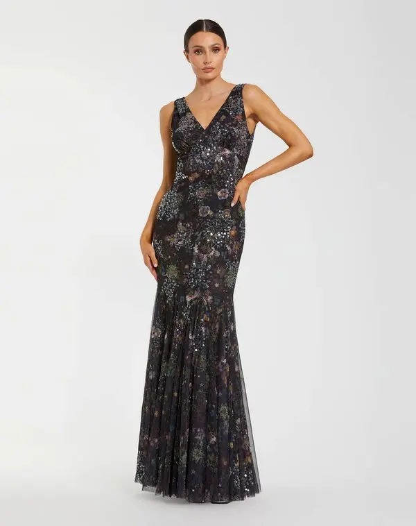 Mac Duggal Embellished Floral Sleeveless V-back Gown